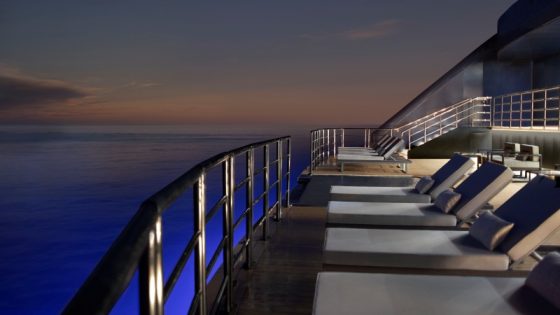 Ritz-Carlton inaugura Evrima, seu primeiro iate de luxo - Krooze