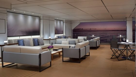 Ritz-Carlton inaugura Evrima, seu primeiro iate de luxo - Krooze