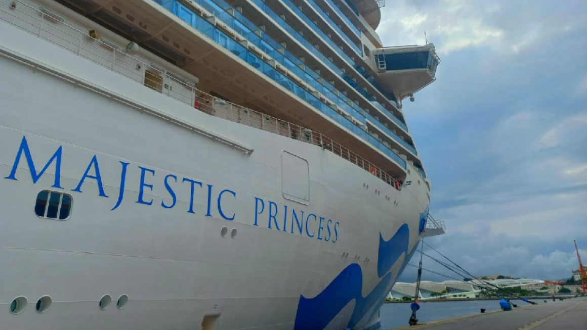 Majestic Princess pela primeira vez em Trinidad - Krooze